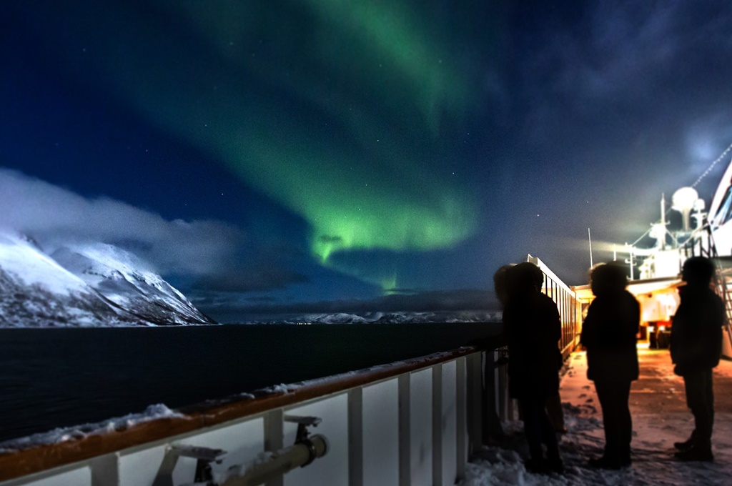 Croaziera Fiordurile Norvegiei si Capul Nord cu Hurtigruten 12 zile