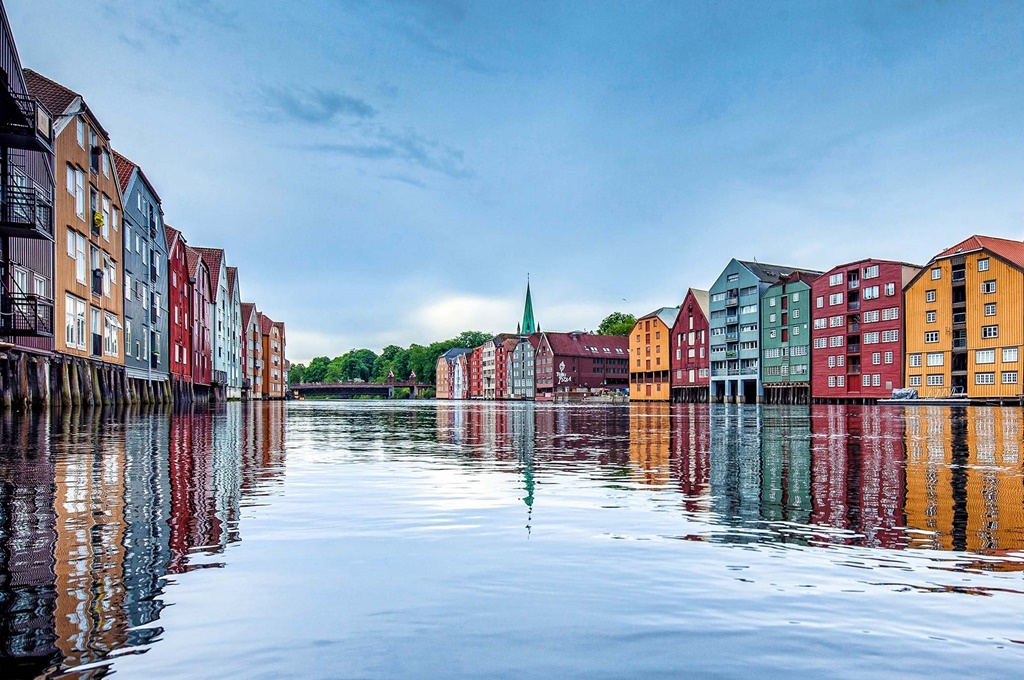 Croaziera Fiordurile Norvegiei si Capul Nord cu Hurtigruten 7 zile
